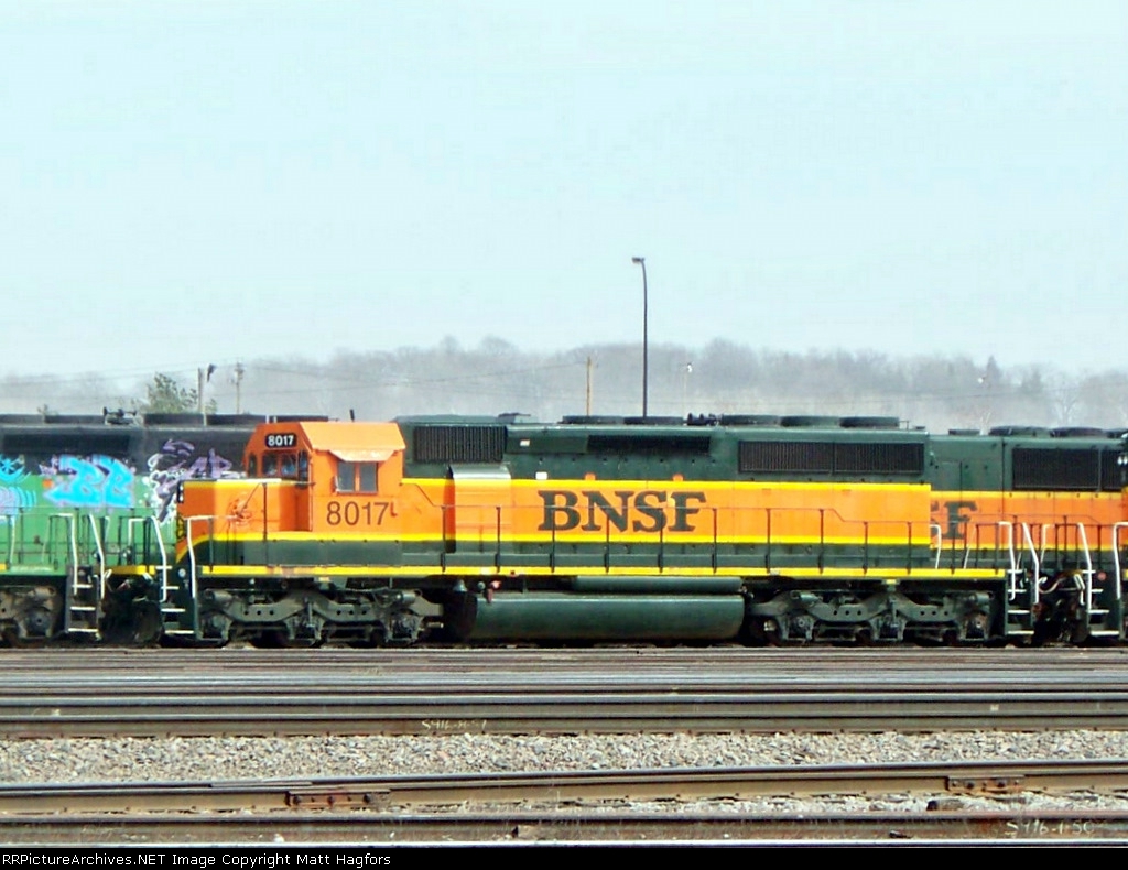 BNSF 8017